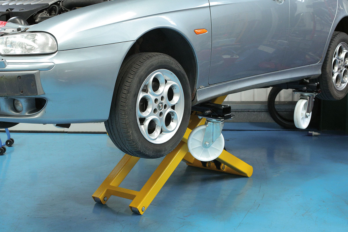 Power-TEC 92454 Mobile Rolling Lift